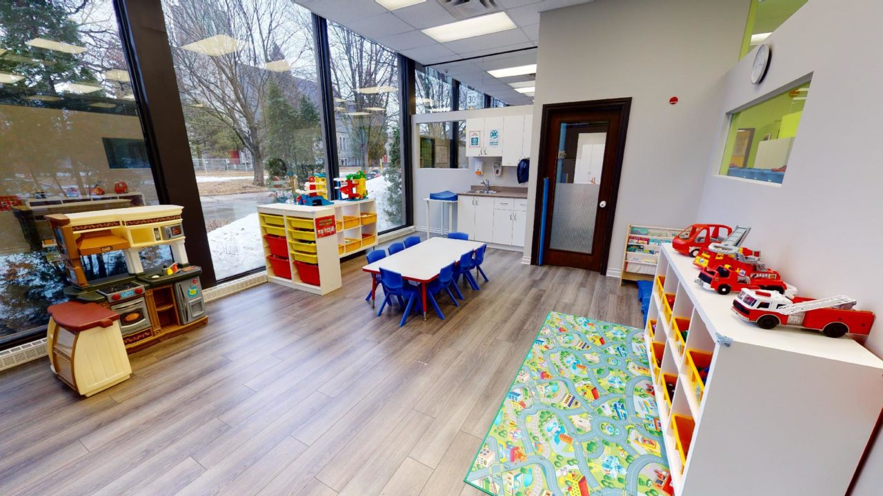 Garderie 123 Mes Premiers Pas - Garderie de jours et soirs Montréal